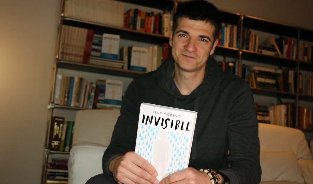 Entrevista a Eloy Moreno para hablar sobre su nueva novela «Invisible ...